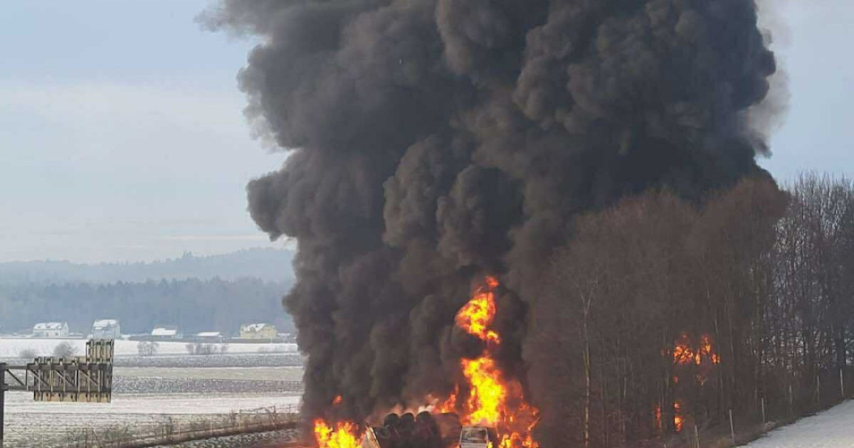 (Foto) Sudar cisterne s gorivom i kombija u Sloveniji: Jedna osoba ...